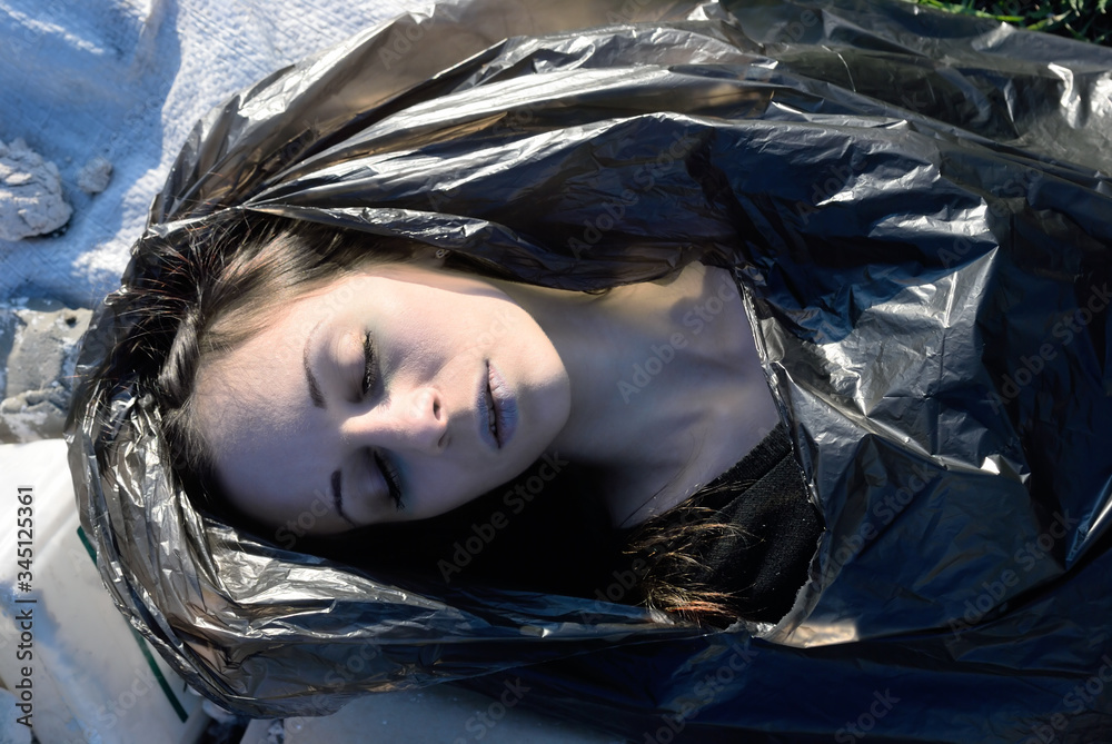 Corpse Of A Young Girl Lies On A Landfill 素材庫相片 Adobe Stock