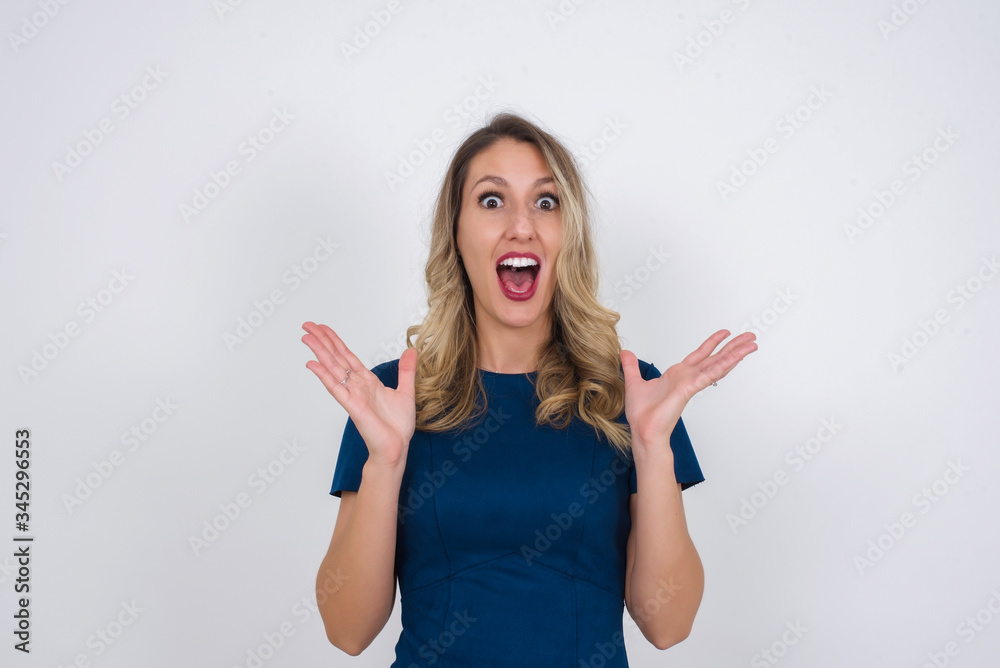 Surprise concept. Portrait of astonished beautiful girl looking ...