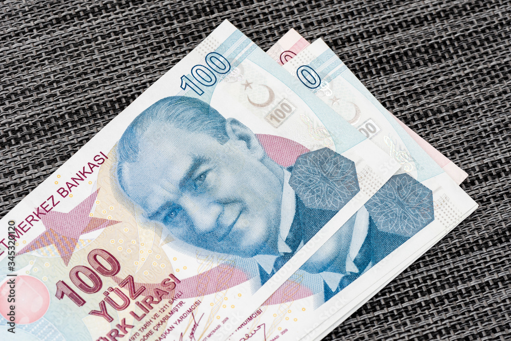 Turkish, One Hundred Lira banknote front, close-up detail Stock Photo ...