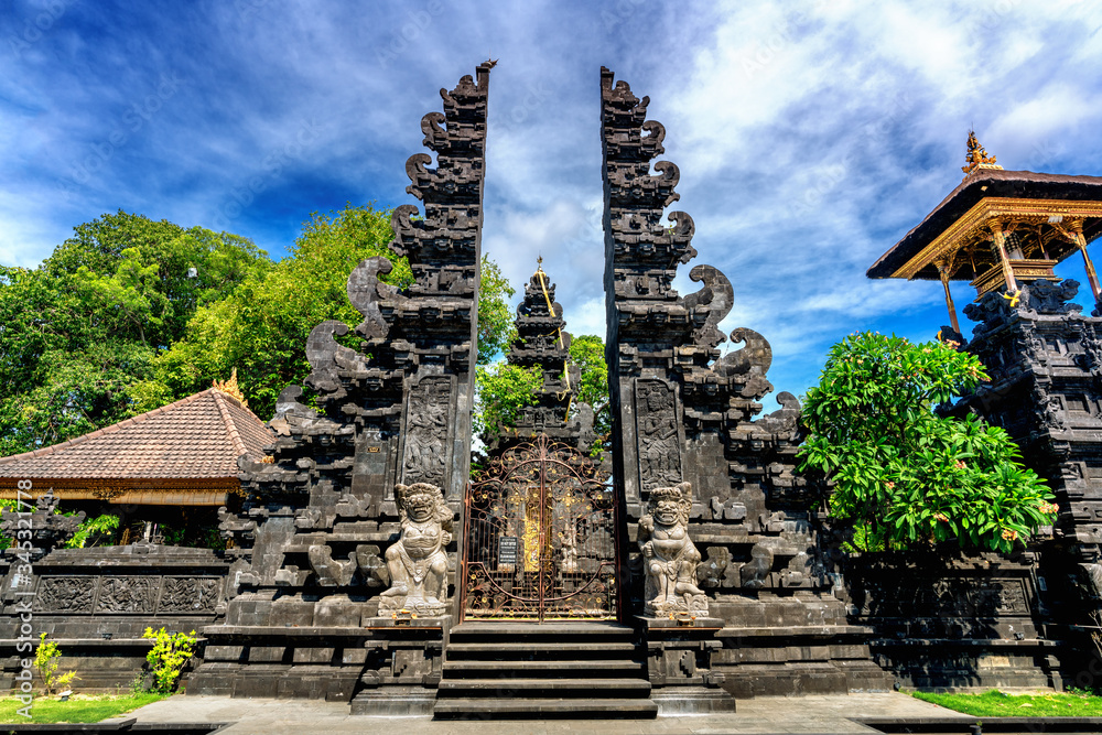 Gardian statue at entrance Bali temple / Bali Hindu temple / Bali ...