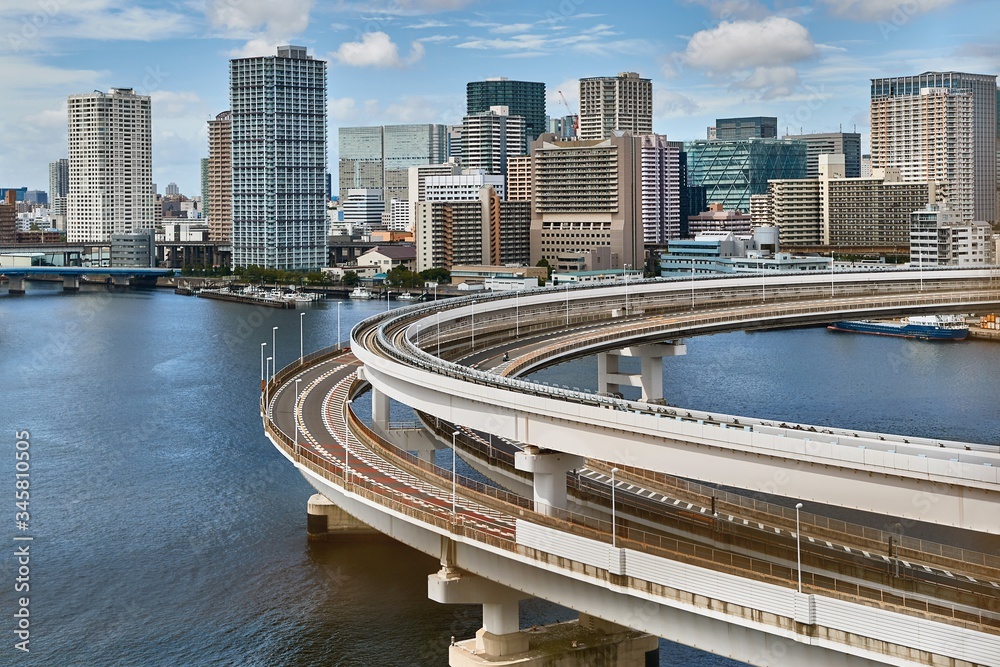 Foto de Highway overpass and railway ramps leading up to Rainbow Bridge ...