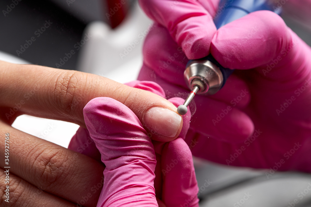 Cleaning and alignment of the cuticle grinding machine at the root of ...