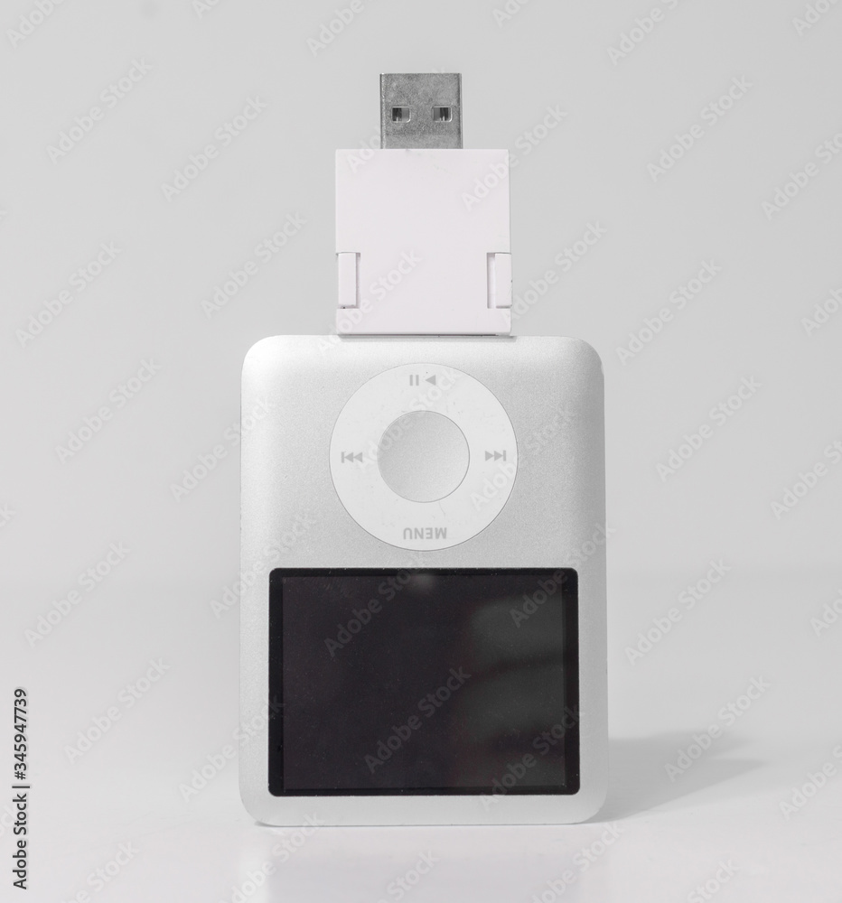 lonodn, engand, 05/04/2020 An official retro vintage Apple iPod nano ...