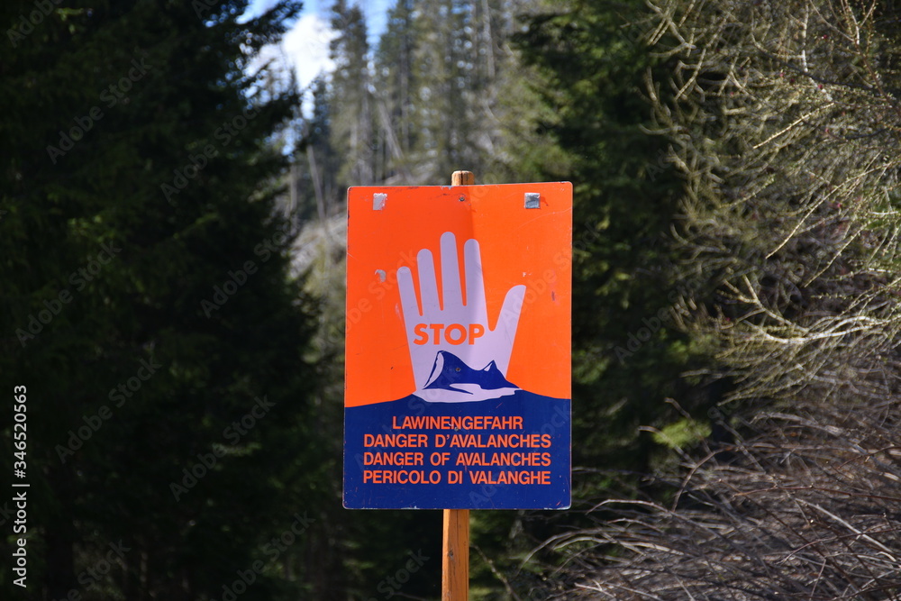 Schild, Tafel, Hand, Warnung, Lawinengefahr, Stop, Stopp, Weg, Waldweg ...