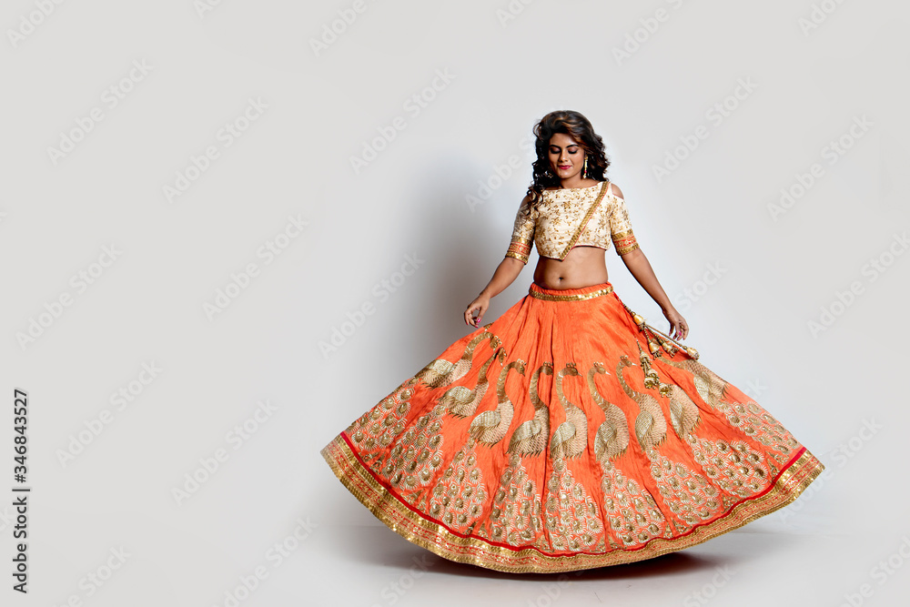 beautiful indian bride wearing traditional indian bridal dress Stock ...