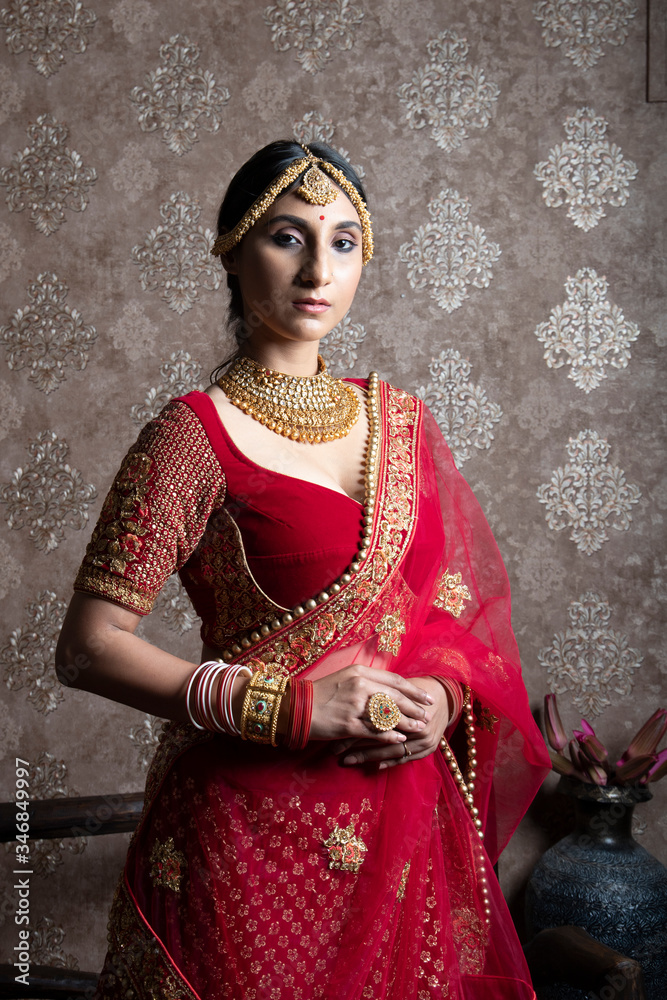 beautiful indian bride wearing traditional indian bridal dress Stock ...