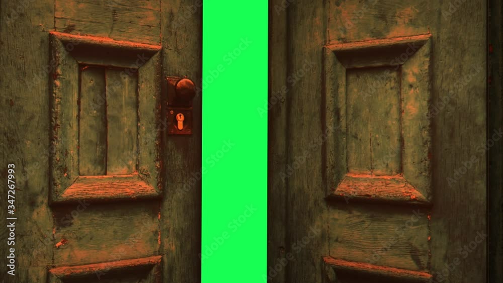 animation - wooden door opening to green screen Stock Video | Adobe Stock