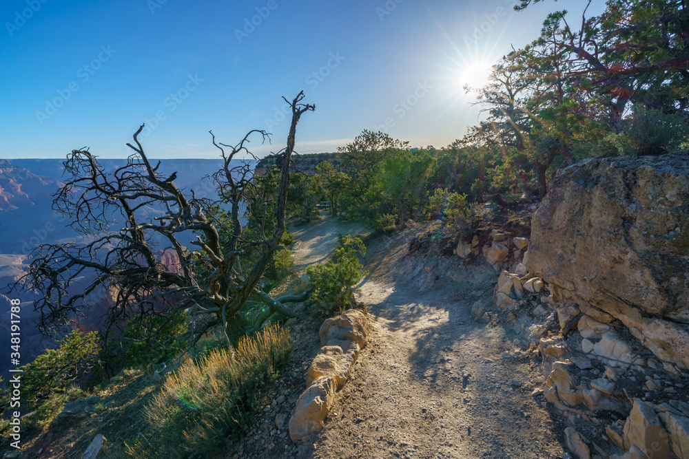 hiking the rim trail to mohave point at the south rim of grand canyon ...