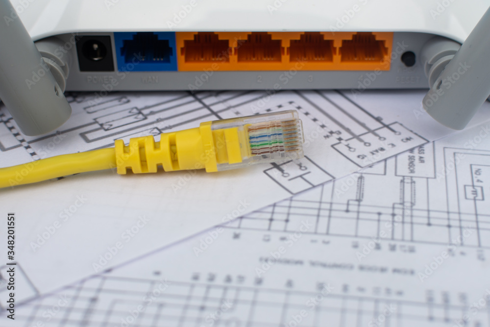 Topical Internet and Network Technology: Back view of a Wireless ...