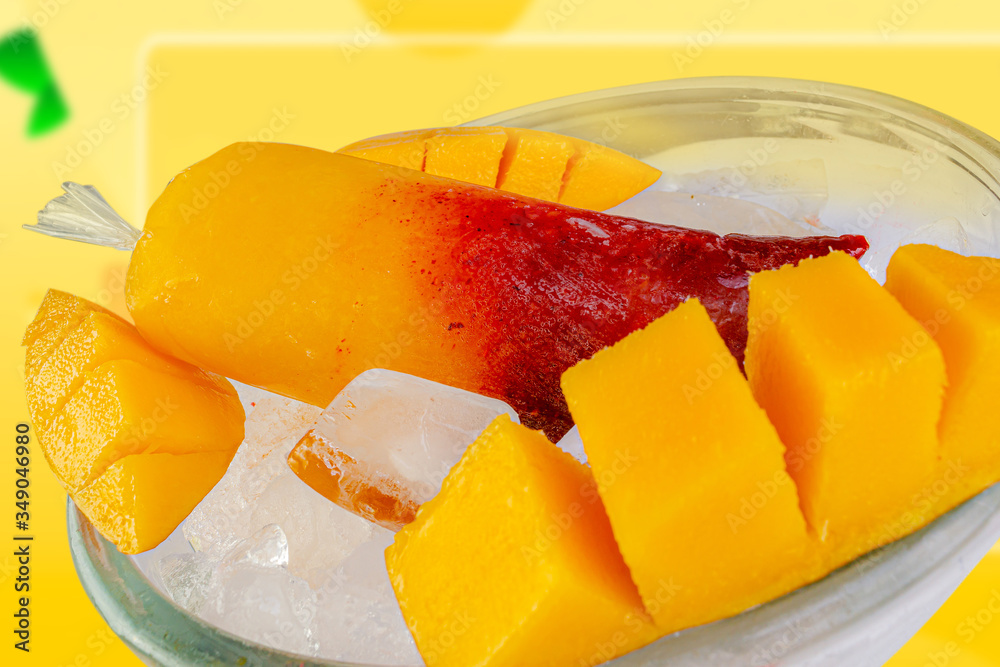 Bolis de mango con chile fondo amarillo. Bolis, hielito,naranjú ...