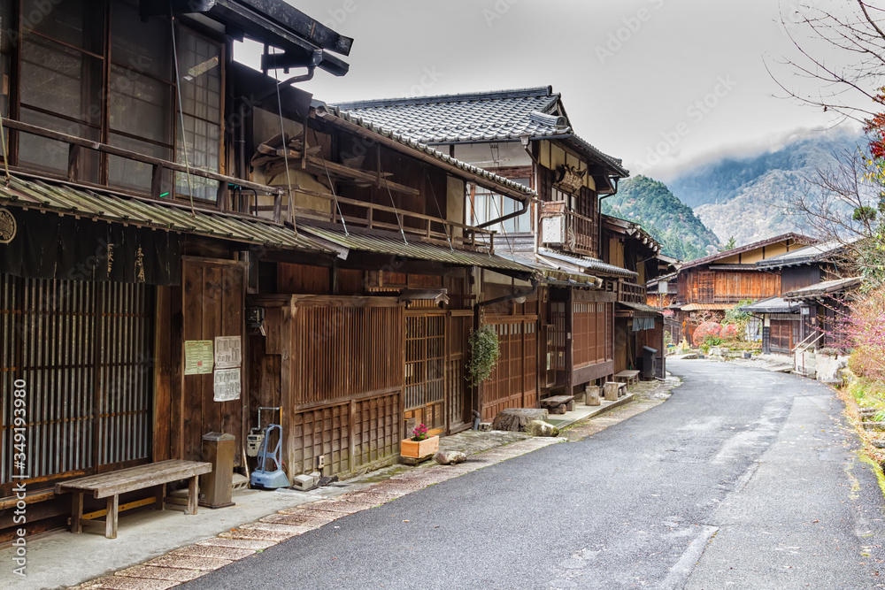 Foto de Tsumago, scenic traditional post town in Japan from Edo period ...