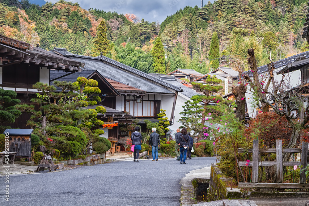 Foto de Tsumago, scenic traditional post town in Japan from Edo period ...