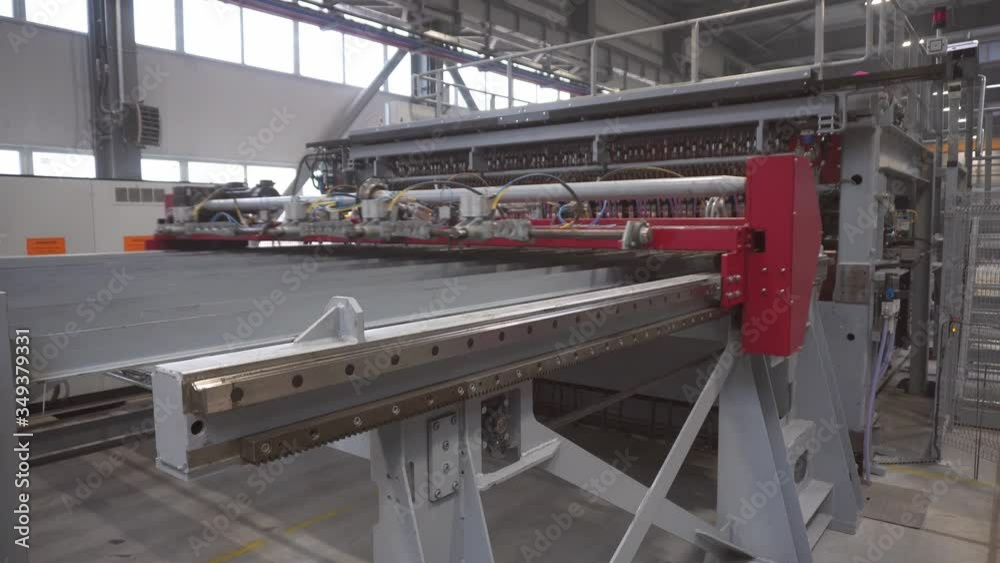 Production of reinforcing mesh on automated lines. Machine for the ...