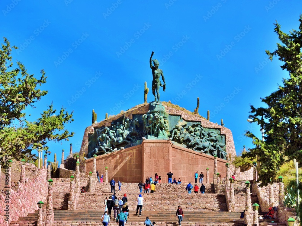 MONUMENTO A LOS HÉROES DE LA INDEPENDENCIA DE HUMAHUACA, ARGENTINA foto ...