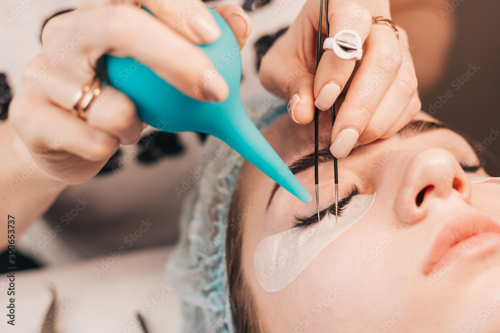 The procedure for eyelash extensions using the beam method - blowing ...