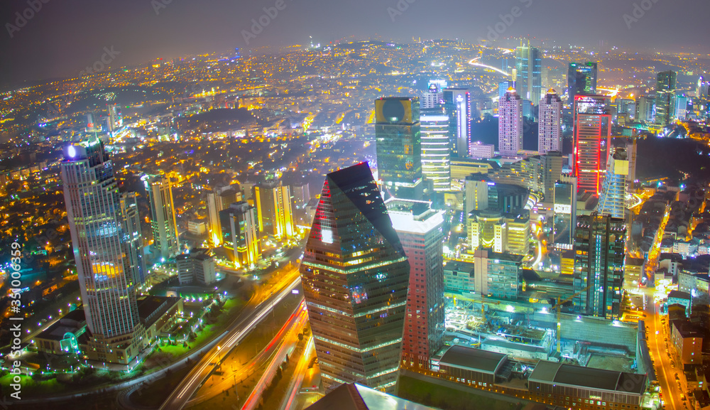 Foto de Istanbul skyline night aerial panoramic view from Sapphire ...