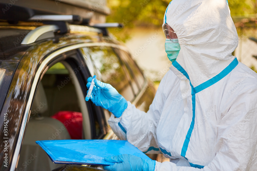 Corona virus test acceptance in the test station by containment scout ...