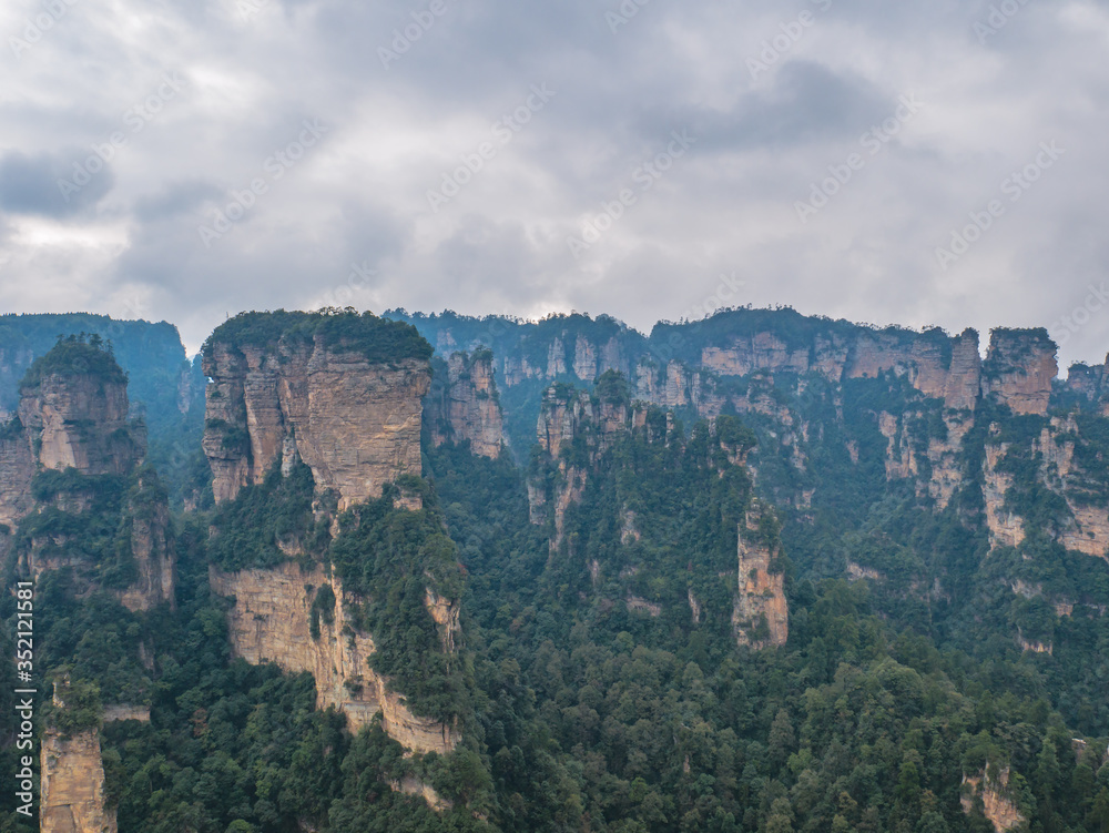 Foto de Beautiful mountain of Yuanjiajie or Avartar mountain at ...