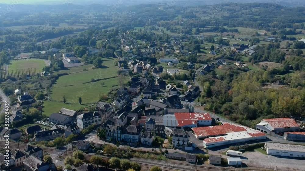 Allassac (Corrèze, France) - Vue aérienne de la cité ardoisière et de ...