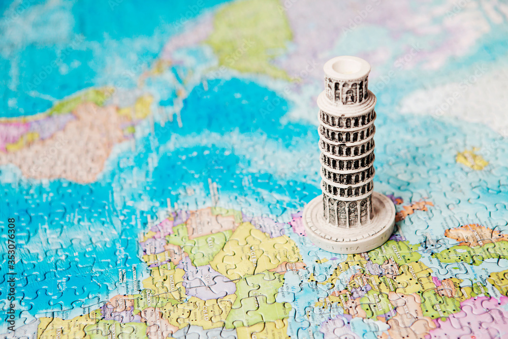 Tourist attractions and souvenir of leaning tower of pisa, pisa on ...