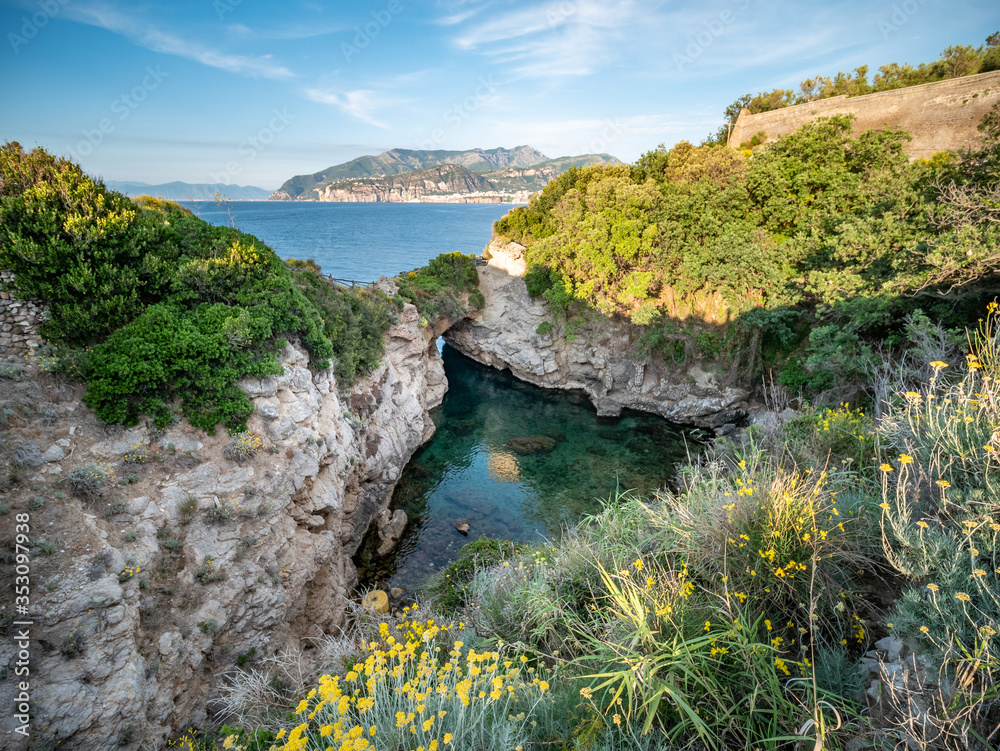 Foto de Ruins of roman Villa di Pollio Felice called Bagni della regina ...