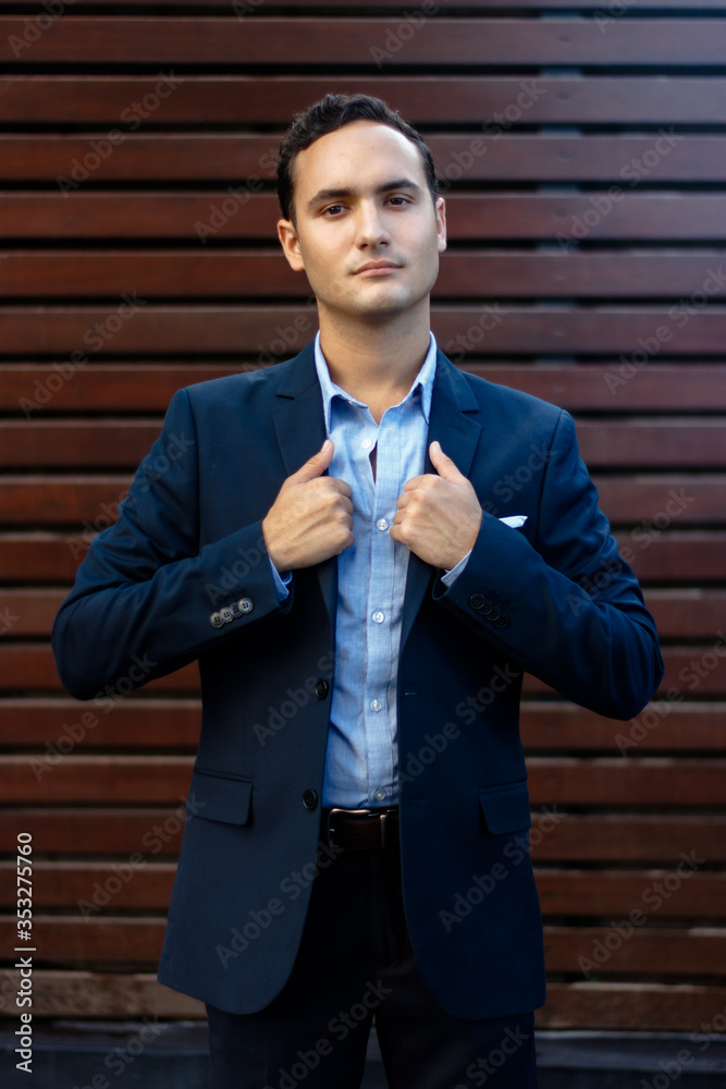 Retrato de Joven empresario mexicano modelo guapo Stock Photo | Adobe Stock