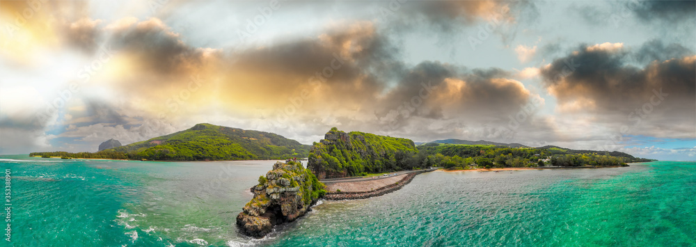 Maconde view point, Mauritius. Monument to captain Matthew Flinders. An ...