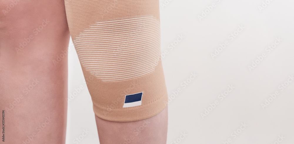 elastic bandage on knee, knee support for prevent healing injury ...