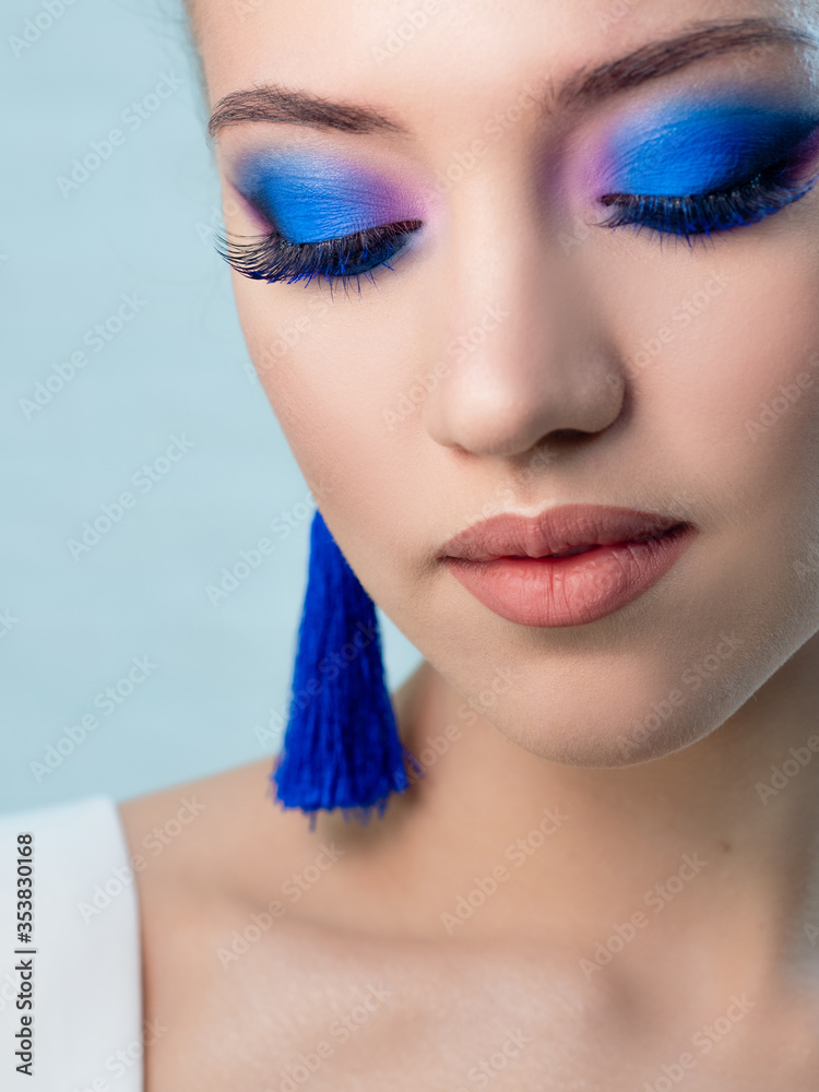 How To Do Glamorous Eye Makeup