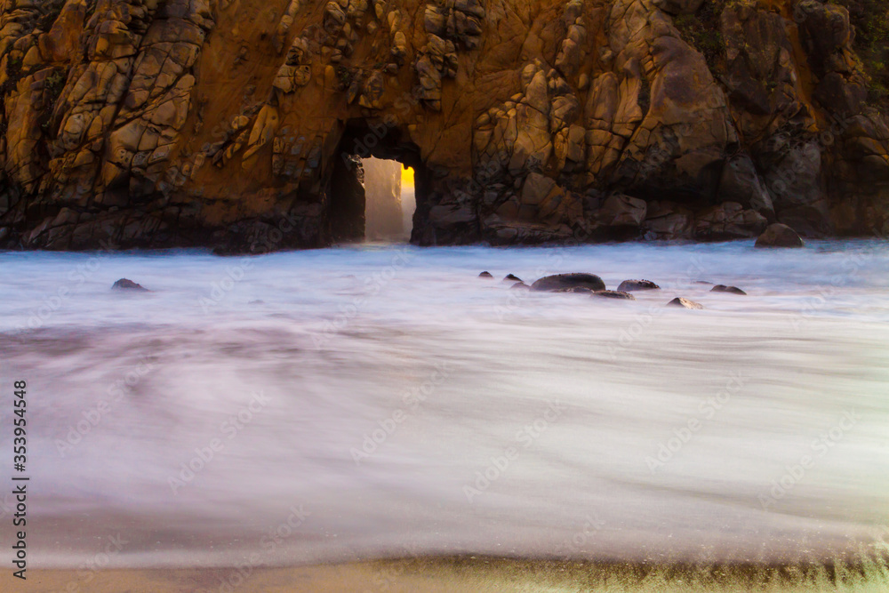 Sunset Through Portal of Keyhole Arch aka Pfeiffer Beach Arch at ...