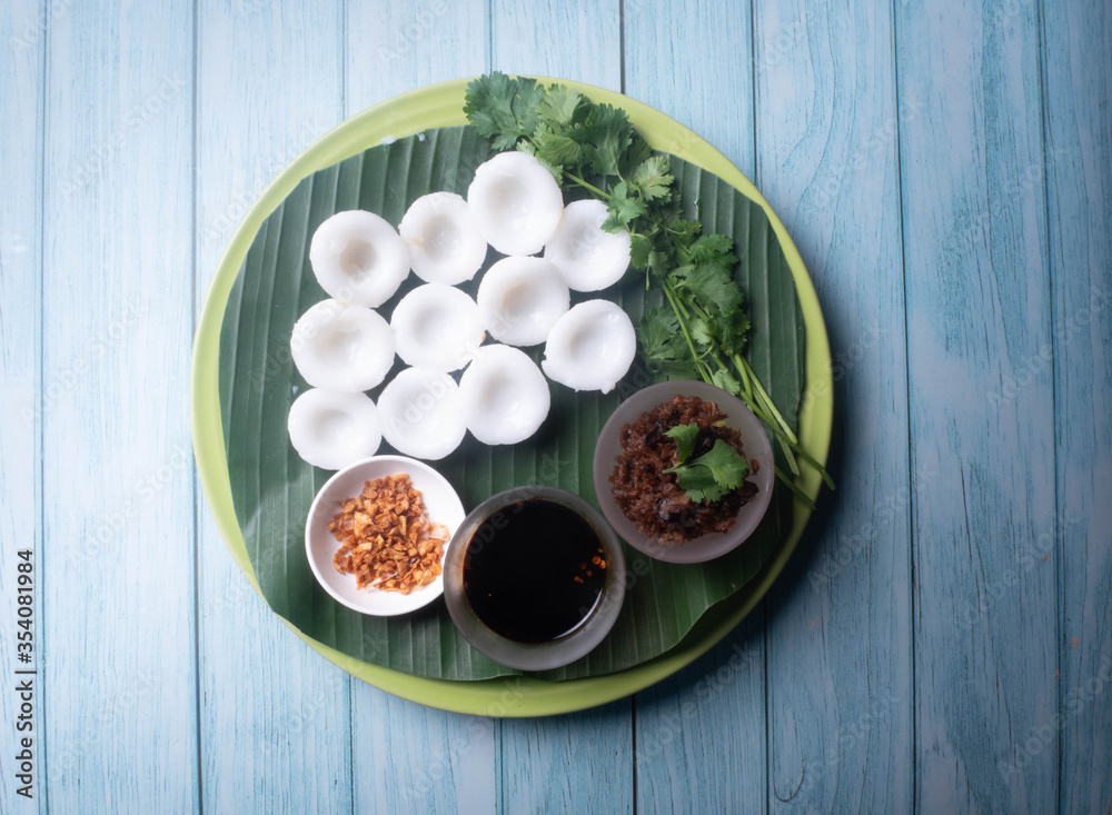 Steamed Chwee Kueh aka Water Cakes / It's a teochew delicacy consisting ...