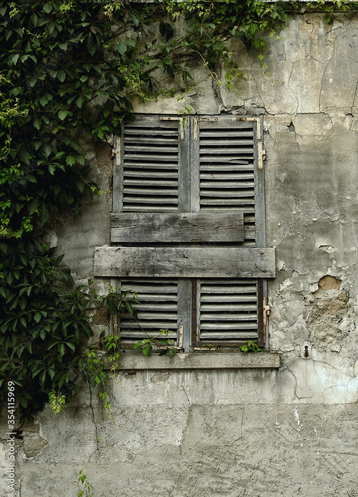 old window fenêtre rustique abandonné urbex Stock Photo | Adobe Stock