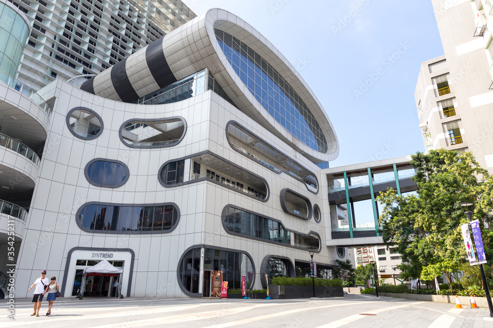 Syntrend Creative Park closed to Guanghua Digital Plaza Computer Market ...