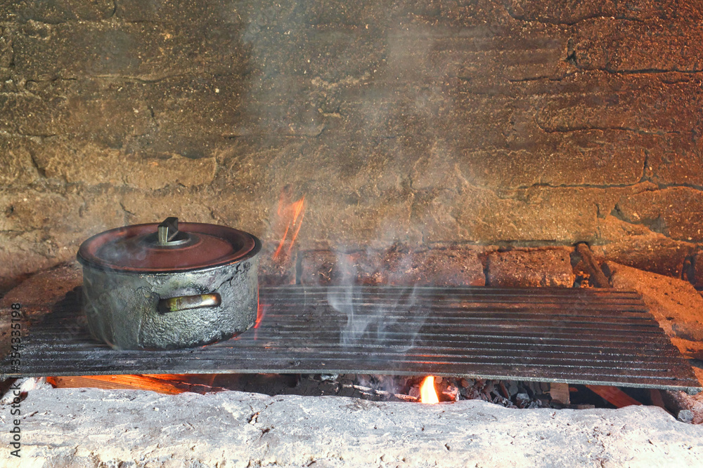 Foto de Traditional fish dish from Serbian cuisine - hot and spicy fish ...