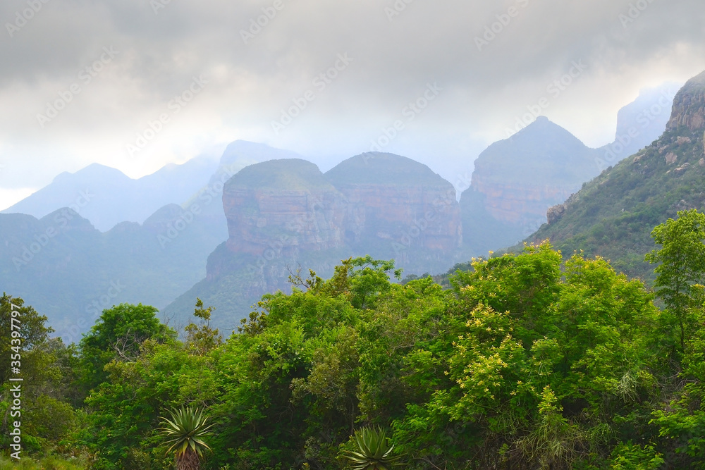 Three Rondavels, round rocky formations above the Blyde River along the ...