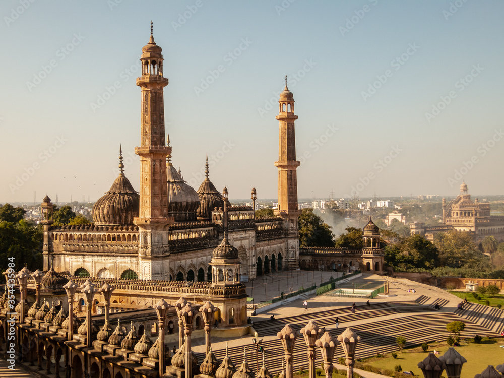 The beautiful Asfi mosque in the Bara Imambara complex in Lucknow Stock ...