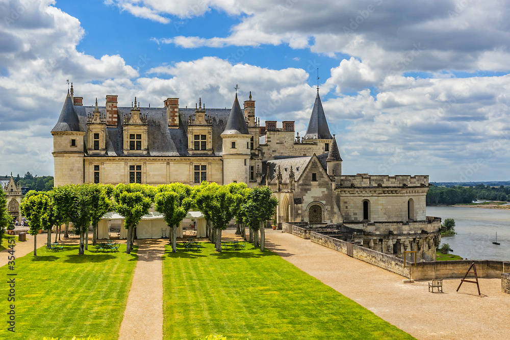 Beautiful medieval castle - Chateau d'Amboise (late 15th century ...