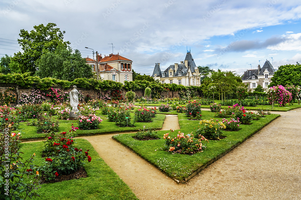 Thabor park (Le parc du Thabor) in Rennes - one of finest examples of ...