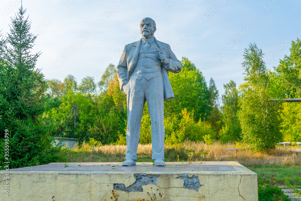 Statue of Vladimir Iljic Lenin in Chernobyl town in the Ukraine Stock ...