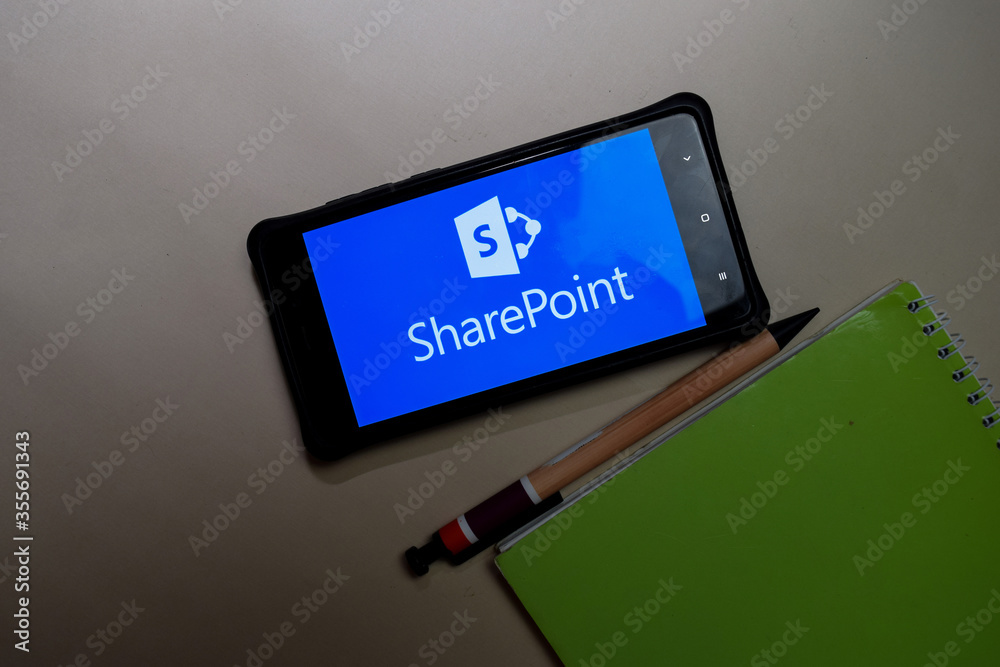Foto de Microsoft SharePoint dev app on Smartphone screen. SharePoint ...