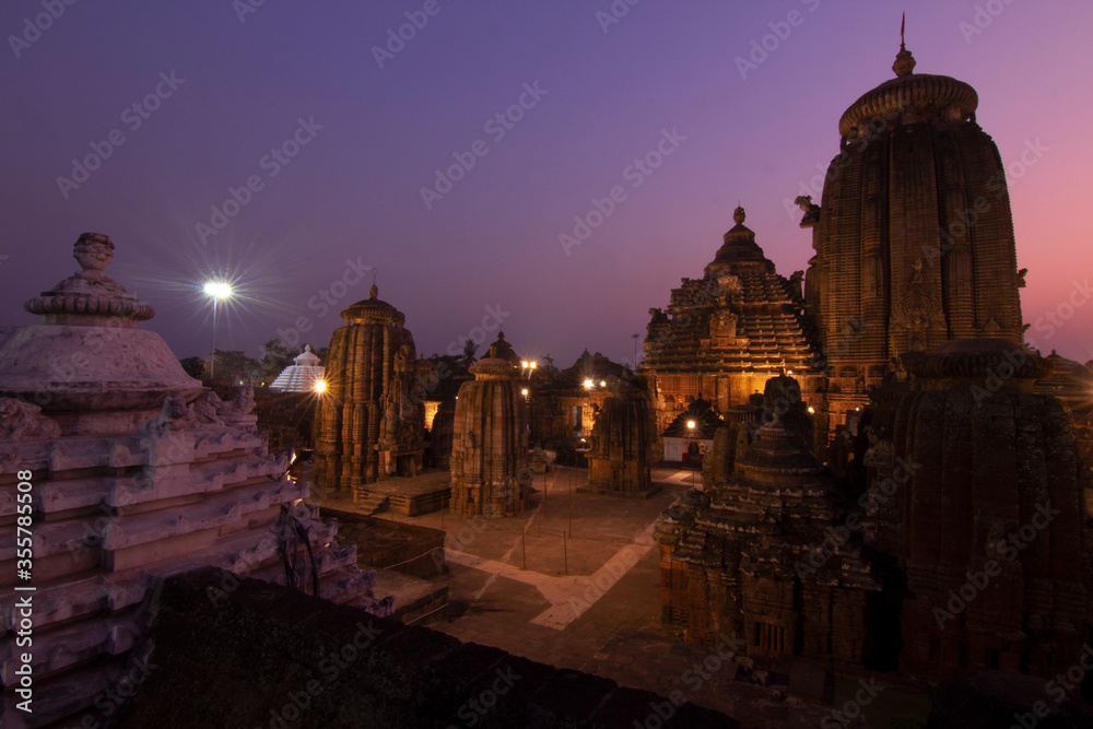 Fotografia do Stock: Evening view of Lingaraja Temple, built in 11th ...