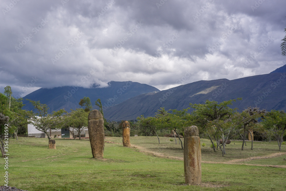 Símbolos fálicos antigua civilización Muisca, en Colombia 素材庫相片 | Adobe ...