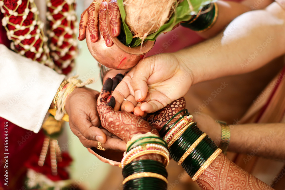 Indian traditional hindu wedding, kannya daan ritual Stock Photo ...