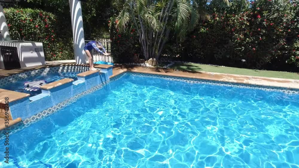 LOS CABOS MEXICO-2020: Girl About To Dive Into A Huge Beautiful ...