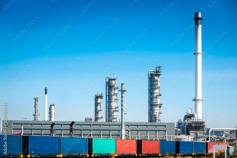 Crude Oil and Gas Refinery Plant of Manufacturing Petrochemical ...