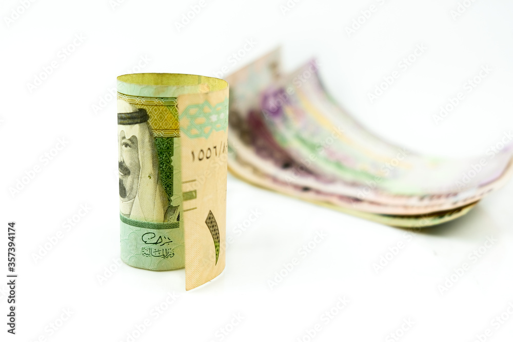 Image of saudi riyal banknotes in SR1, SR5, SR50, SR100 denomination ...