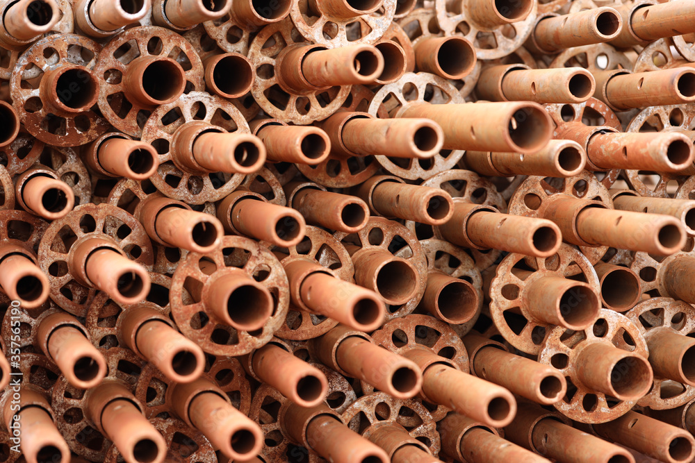 Close up end of heavy duty Aluminium Scaffold stand 2.5 metre are stuck ...