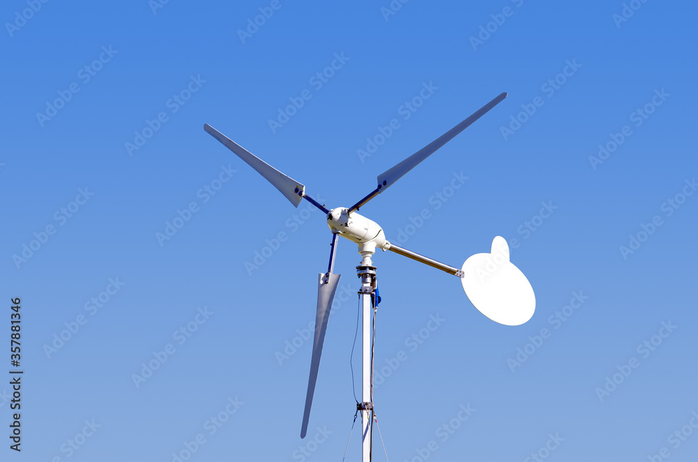 Mobile Windkraftanlage - Windrad und Generator einer mobilen ...