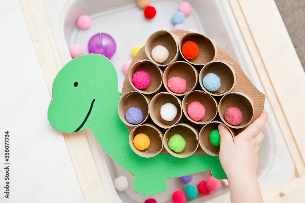 Happy turtle. Sorting game for toddlers. Fill cells with pompoms. Early ...