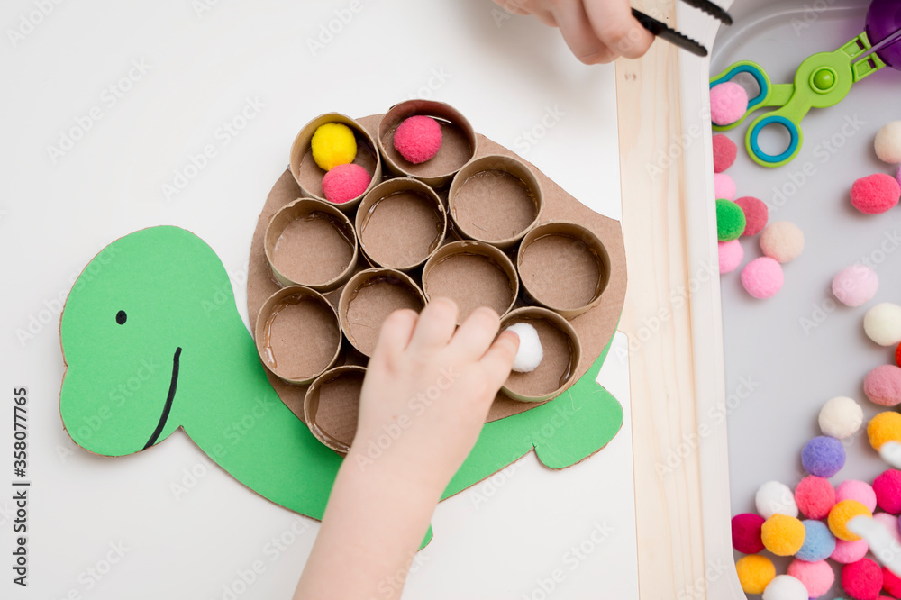 Happy turtle. Sorting game for toddlers. Fill cells with pompoms. Early ...